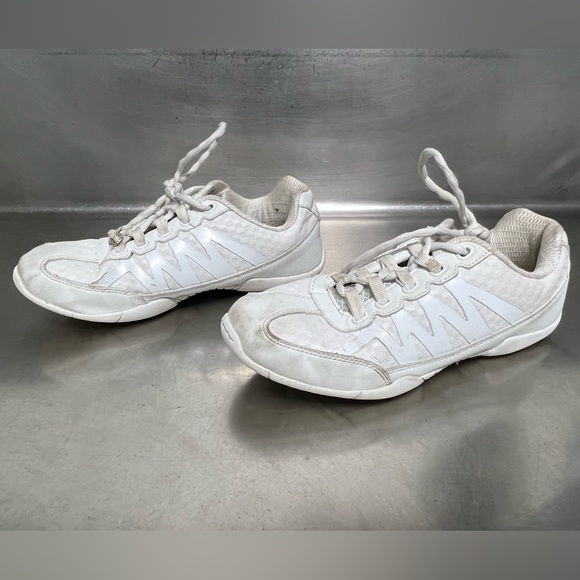 Chasse | Shoes | Chasse Apex Girls White Cheer Shoes Size 5 2 Guc | Poshmark